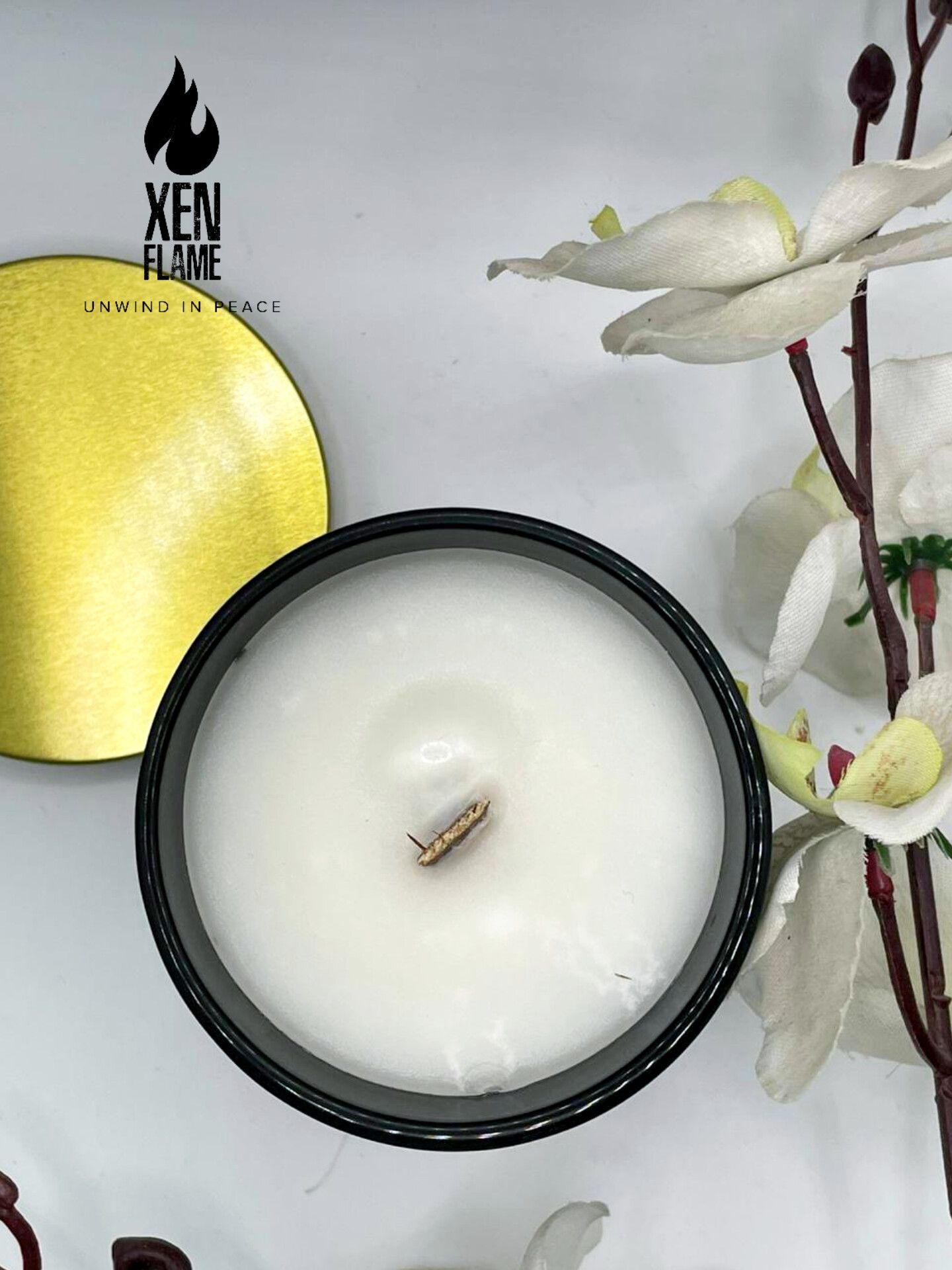 EXOTIC OUD – 9oz Soy wax Premium scented candle with a Wooden wick